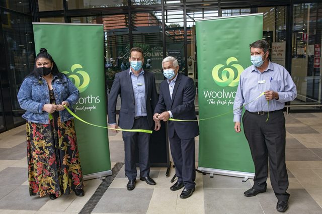 Woolworths unveils new neighbourhood shopping centre at Kirrawee ...