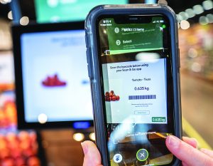 Using technology to drive better customer experiences - Shopping Centre ...